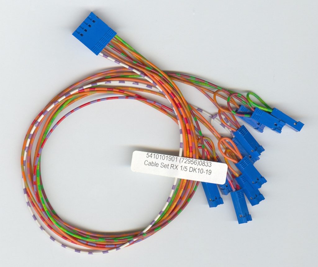 Cable set RX 1/5 DK10-19 Dubox Hsg 2x5p->Dubox 1x2p L=300mm bestellen ...